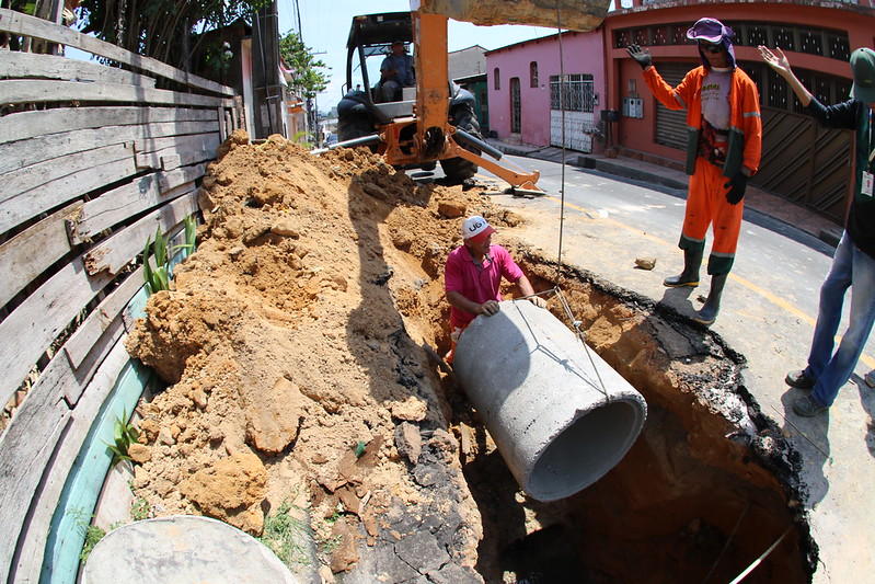 Prefeitura De Manaus Trabalha Na Troca De Tubulação De Rede Drenagem No