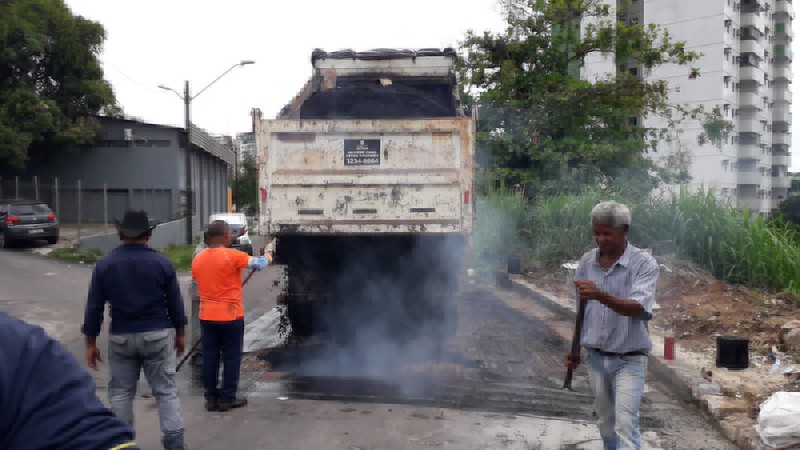 Prefeitura De Manaus Trabalha Com Recuperação Asfáltica No Bairro Nossa